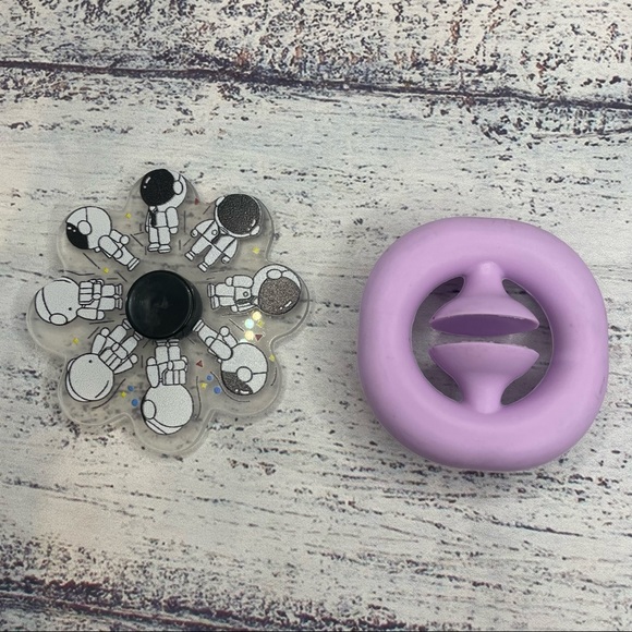 Toys | New 2pcs Bundle Set Astronaut Spinner Pop It | Poshmark